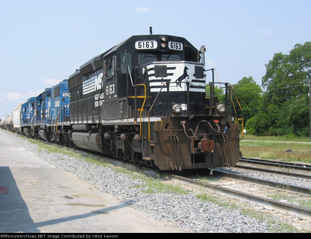 NS 6163 just another normal NS SD40-2 on this side